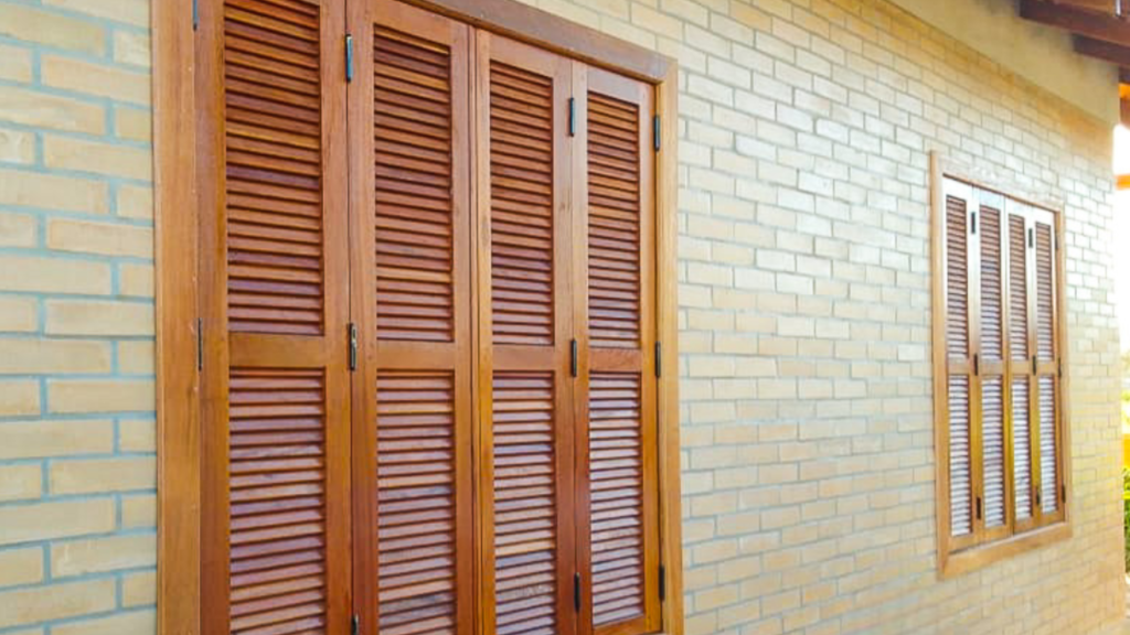 Janelas de madeira: Conheça quais são os tipos que mais combinam com ...